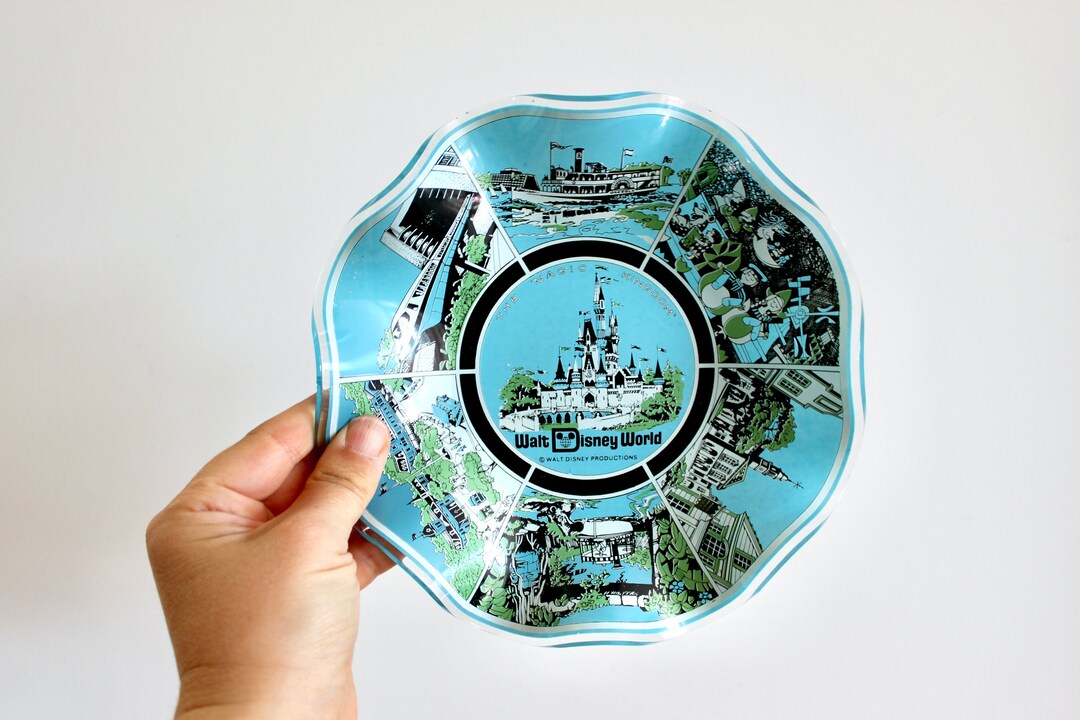Walt Disney World Magic Kingdom Collectable Plate, 70s Disney Collector ...