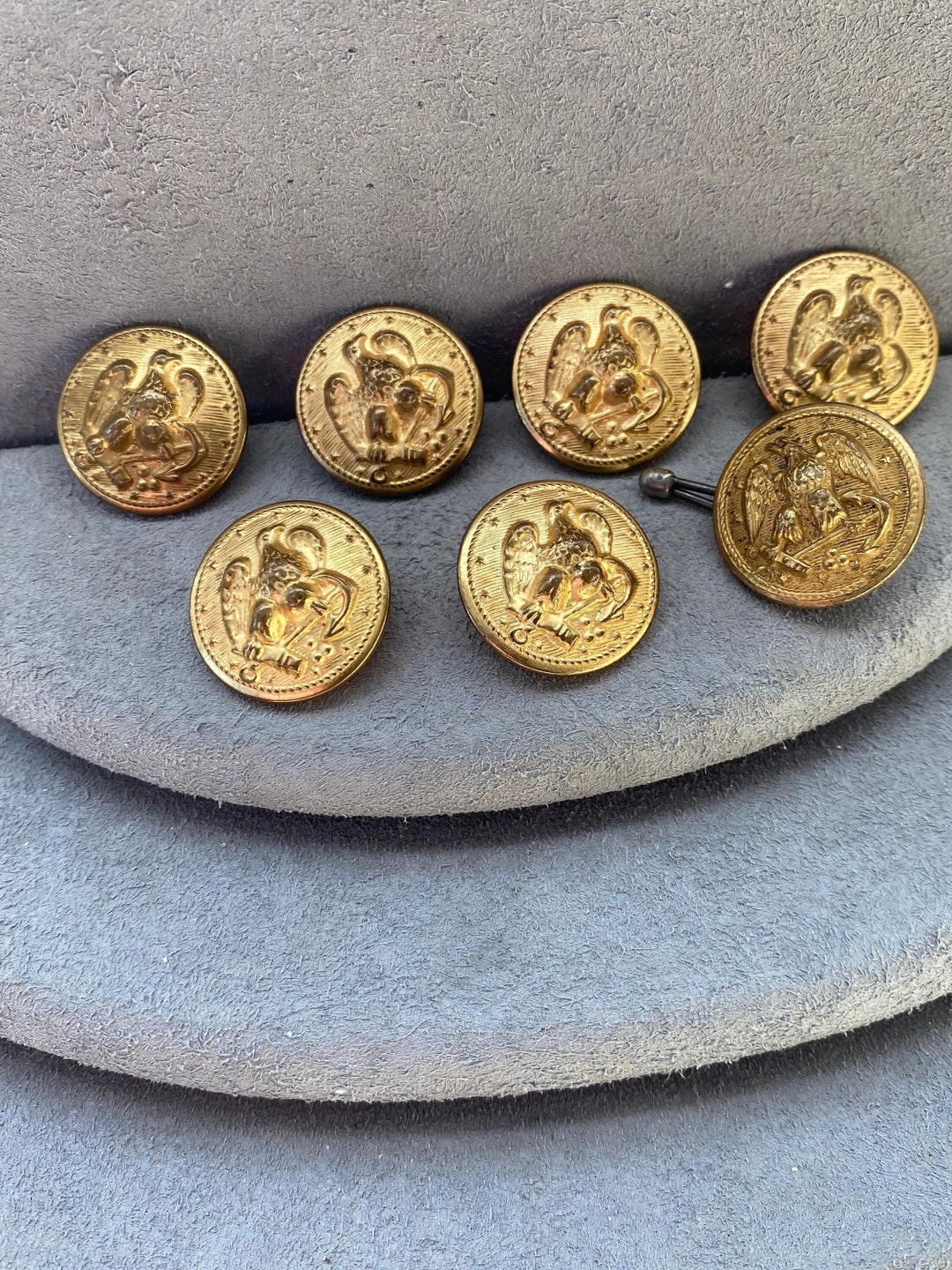 7 Vintage Military Gold Tone Buttons - Etsy