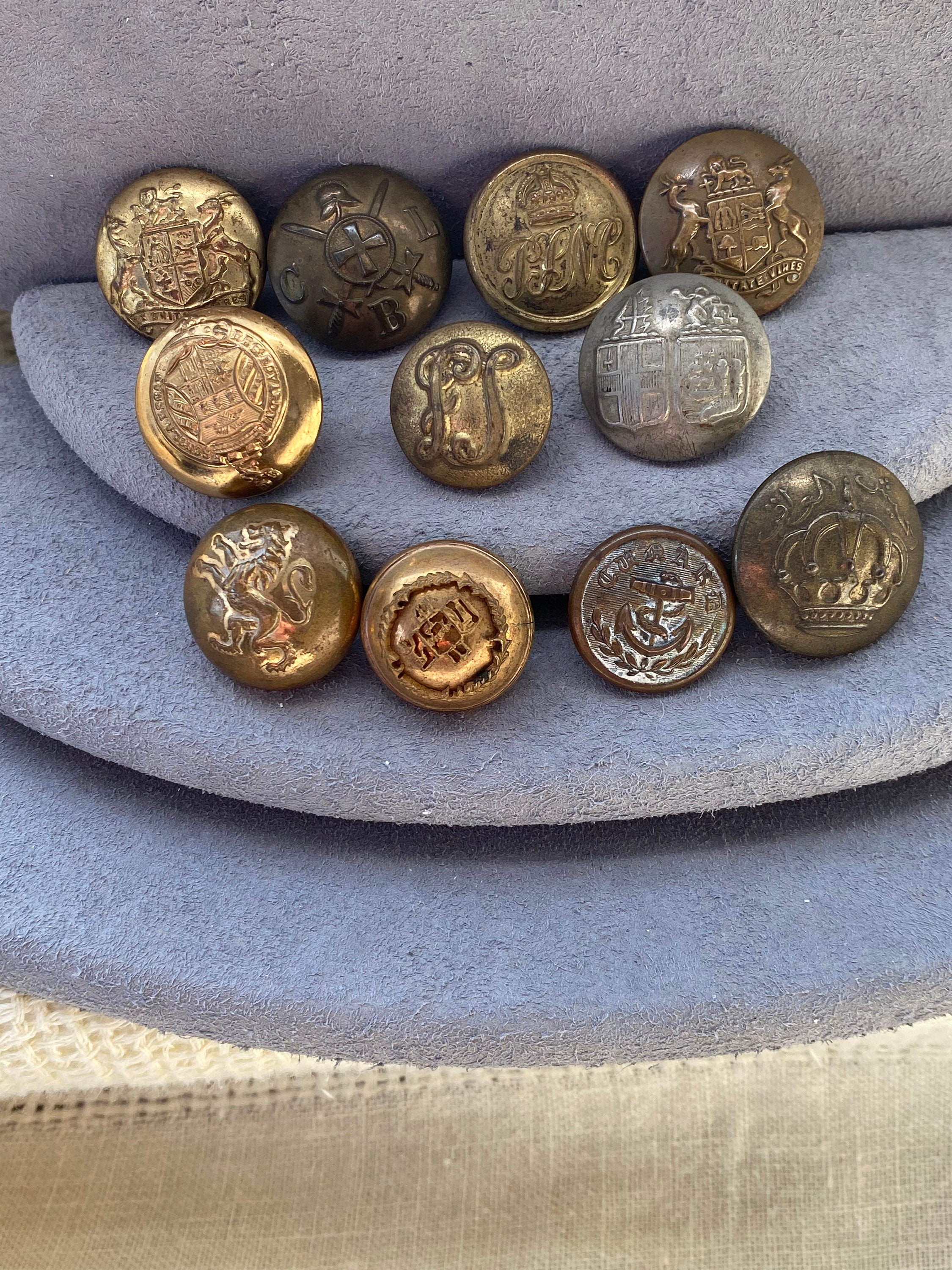 11 Antique Buttons - Etsy