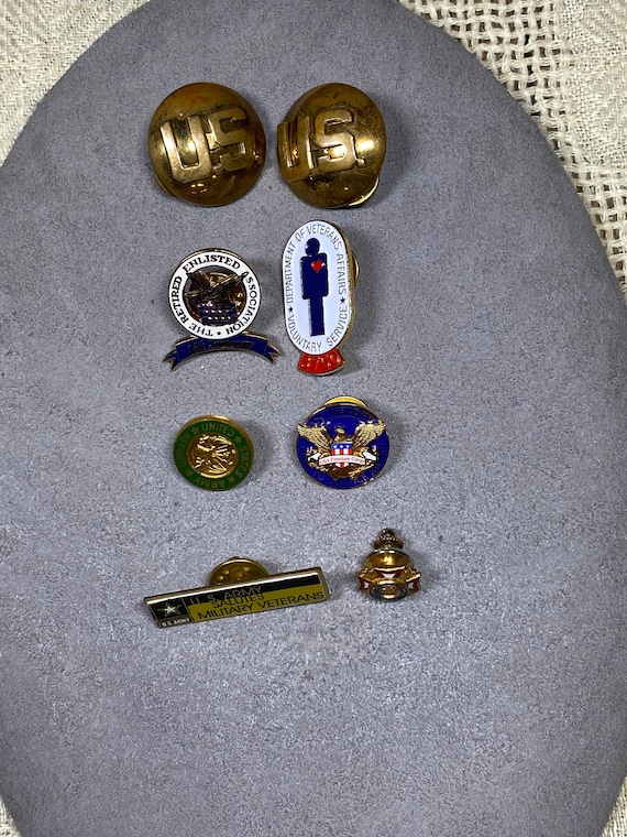 8 Assorted Vintage Military Lapel Pins - Gem