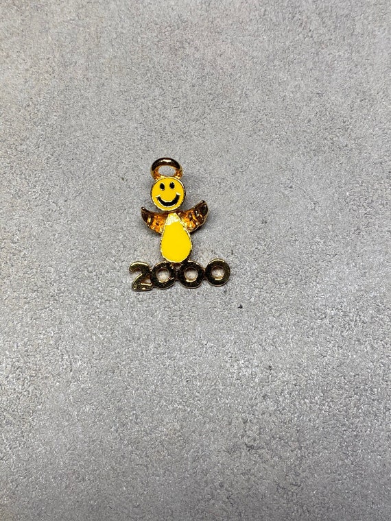 2000's Yellow Smiley Face Angel Lapel Pin - Gem