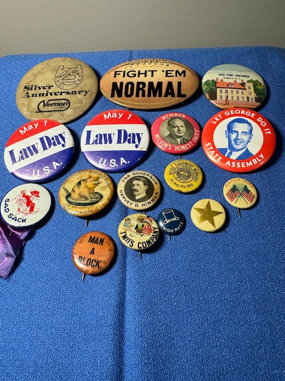 16 Assorted Vintage Political Pins/Buttons - Gem