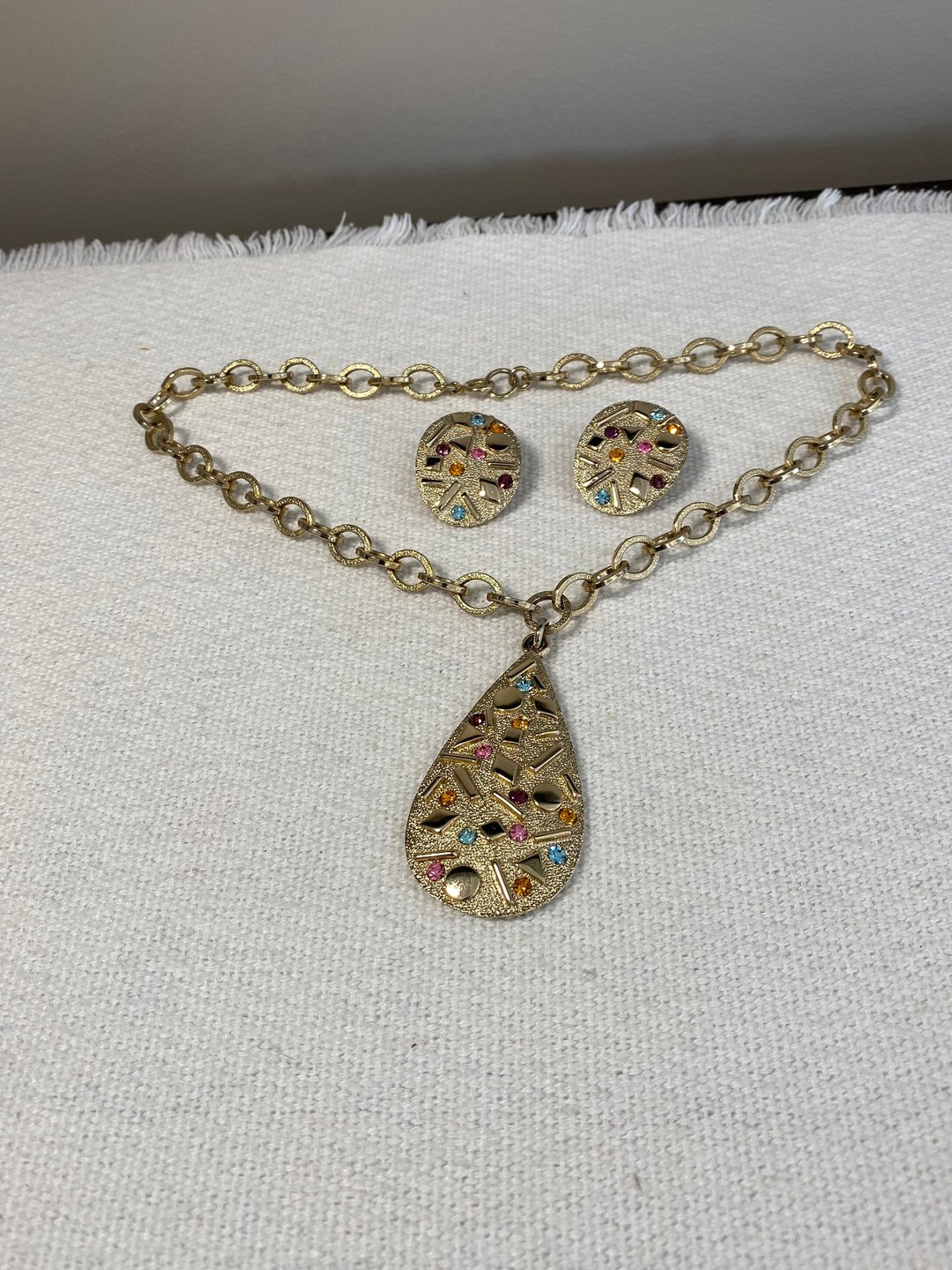 Vintage Sarah Coventry Sultana Tear Drop Necklace and Clip on Earrings ...