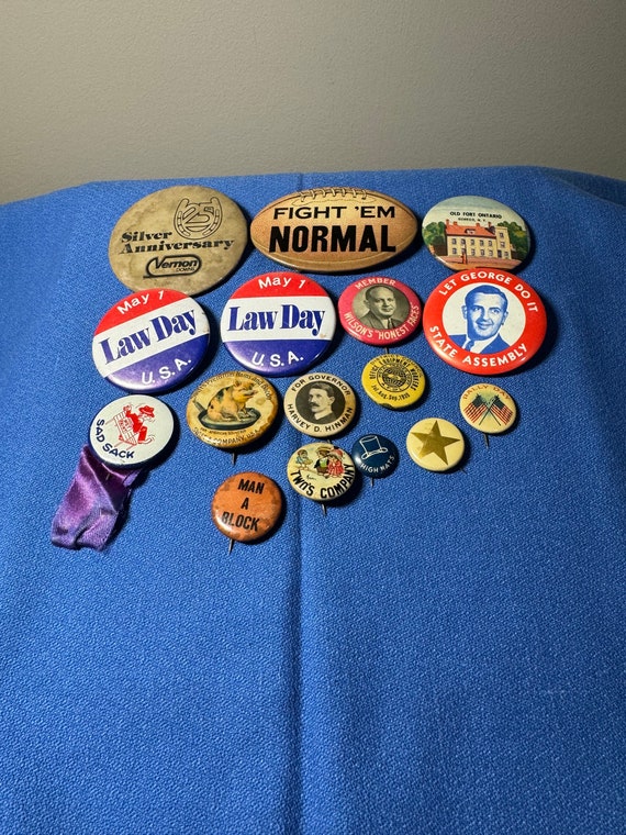 16 Assorted Vintage Political Pins/Buttons - Gem