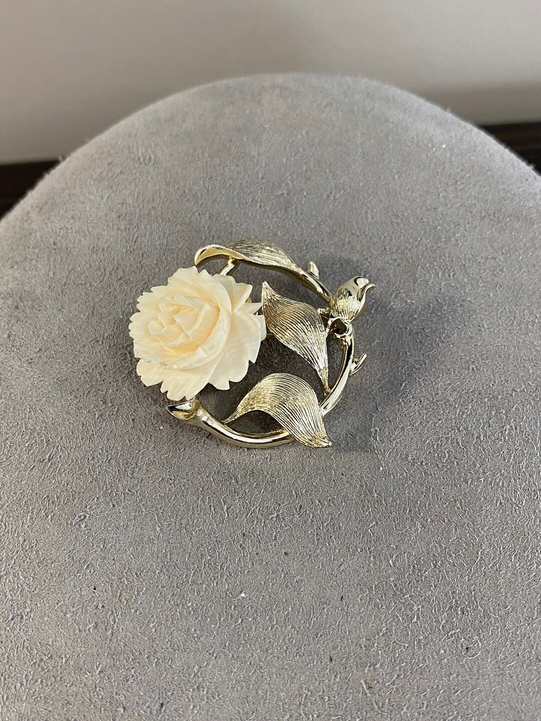 Vintage Carved Celluloid Flower Brooch Signed Lisner - Etsy