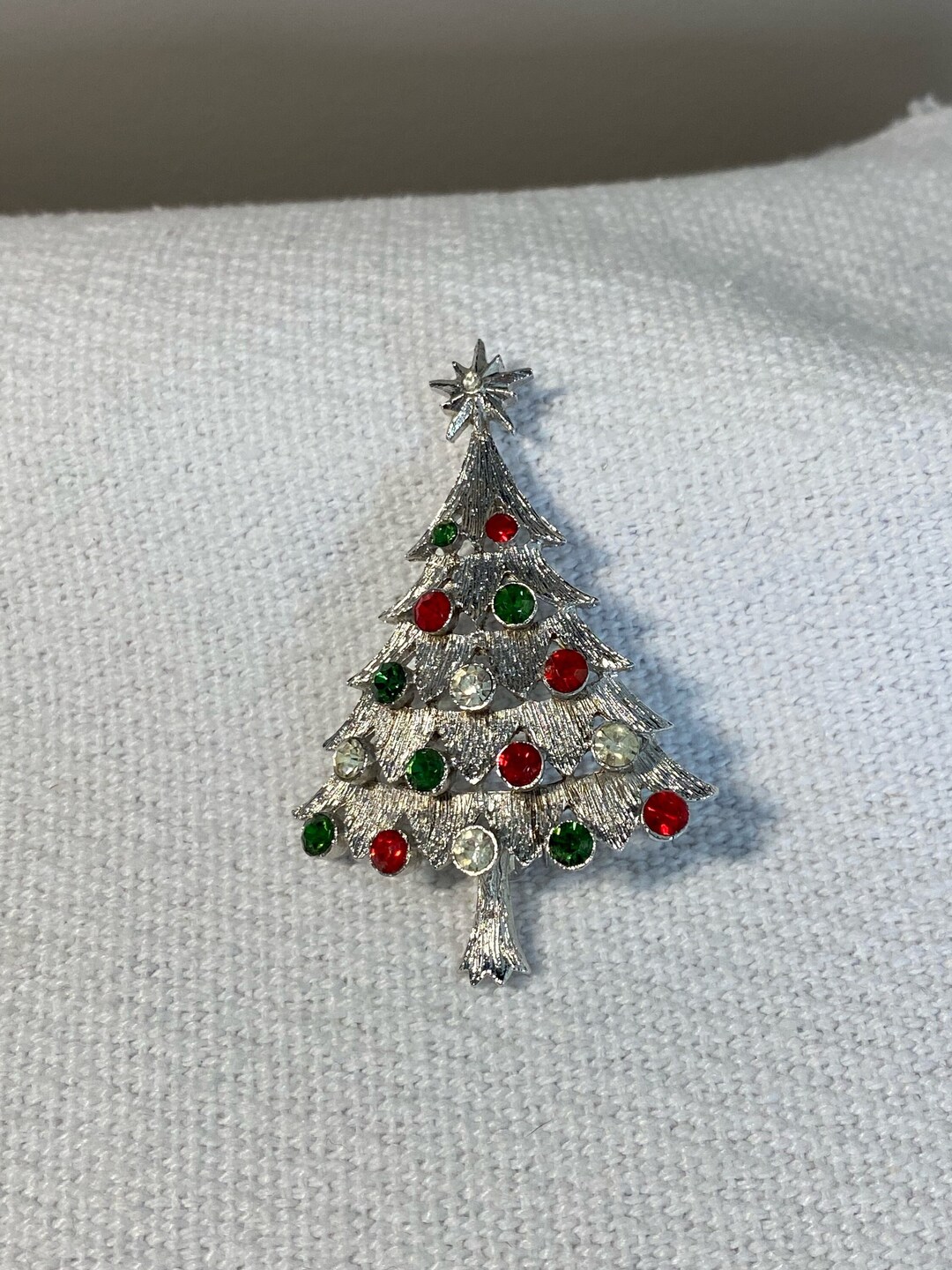 Vintage MYLU Silver Tone Christmas Tree Brooch With Clear, Red and ...