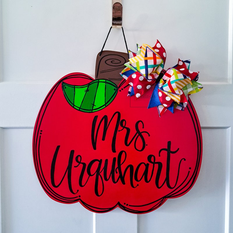 Apple Door Hanger - Etsy