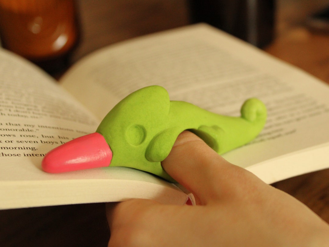 Chameleon Book Page Holder | Book Accessories | Reading Gift - Etsy