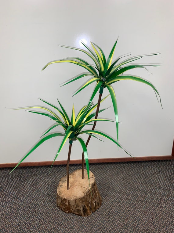 Metal Plant Dracaena Spider Plant Home Decor Yard Art | Etsy