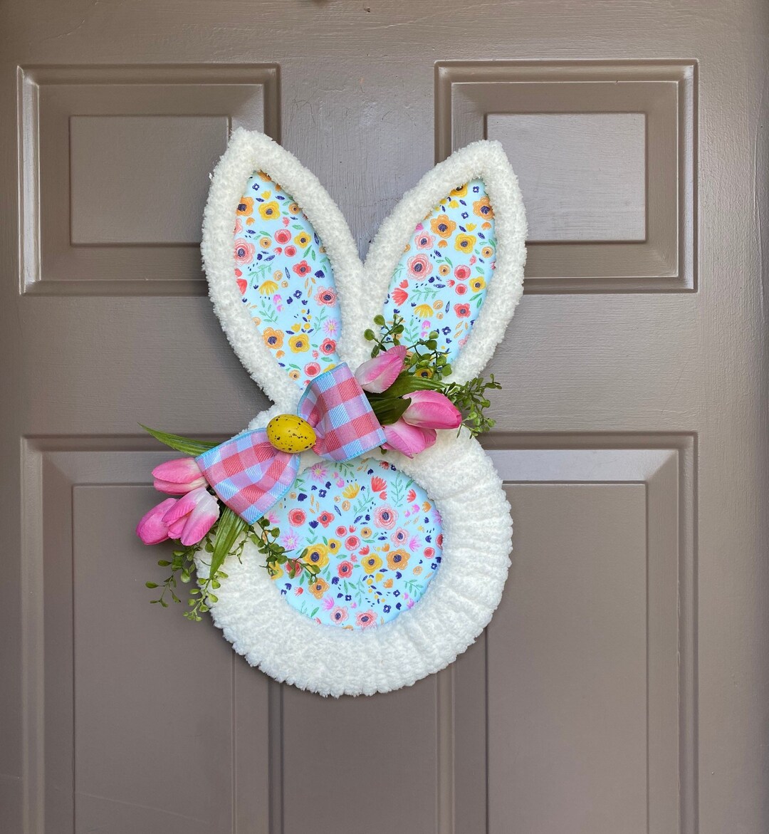 Chunky Yarn Easter Bunny Wreath, Cute Bunny Wall Hanging, Country Bunny ...