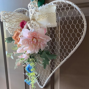Shabby Romantic Farmhouse Chicken Wire Heart Door Decor, Valentine’s ...