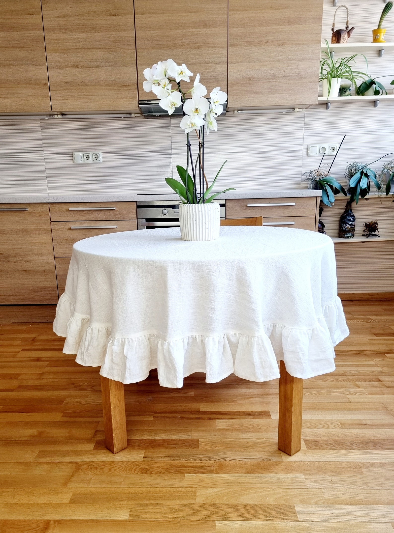 Round Linen Ruffle Table Cloth, White Ruffled Tablecloth, 90 Inch ...