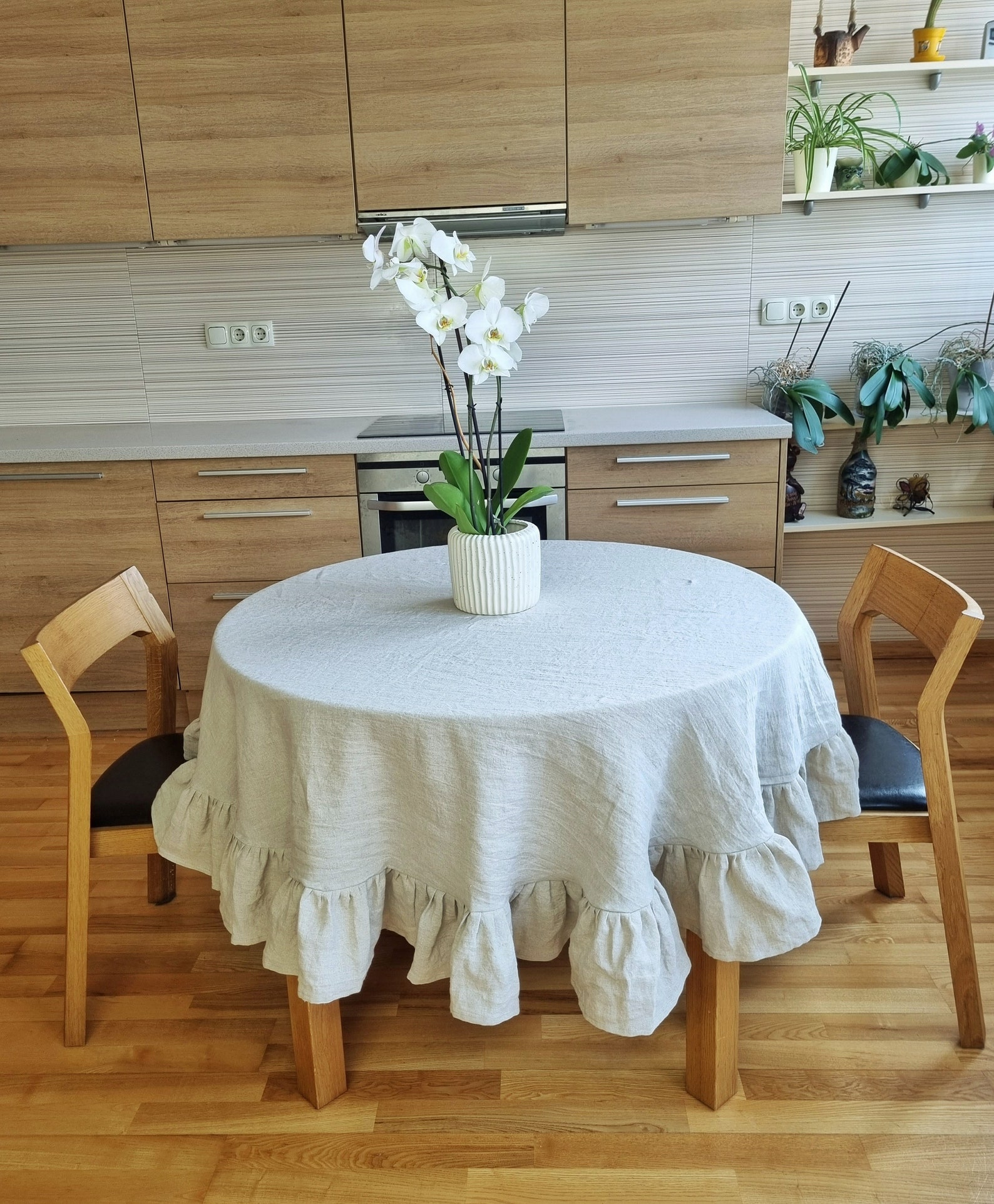 Round Linen Ruffle Table Cloth, White Ruffled Tablecloth, 90 Inch ...