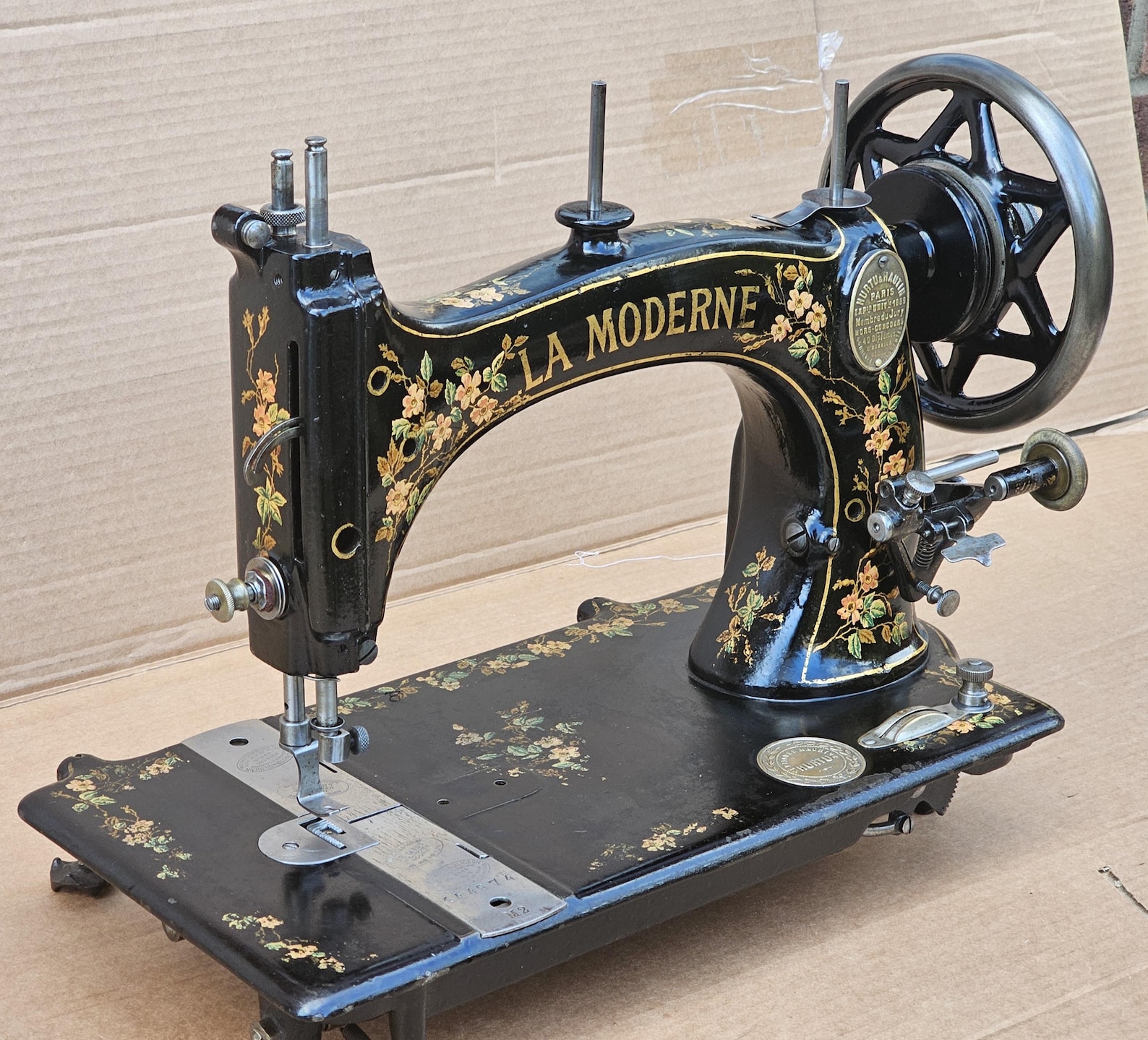 LA MODERNE Hurtu Veritable Antique Lockstich Sewing Machine Paris Head ...