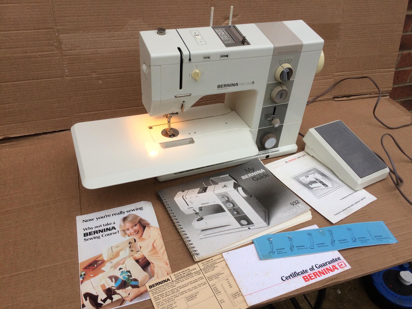 Bernina 932 Electronic Multi Stitch Sewing Machine With Instruction ...