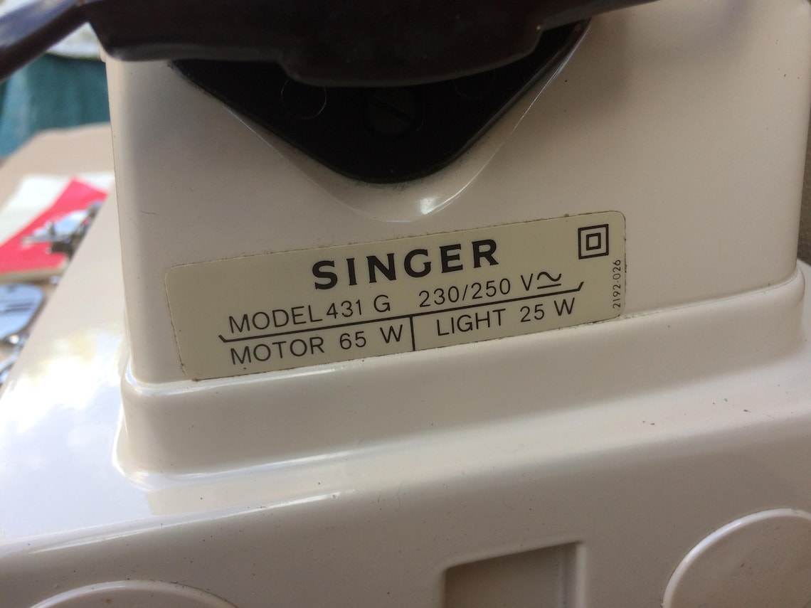 Singer 431G Slant-o-matic Sewing Machine: Freehand Embroidery, Multi ...
