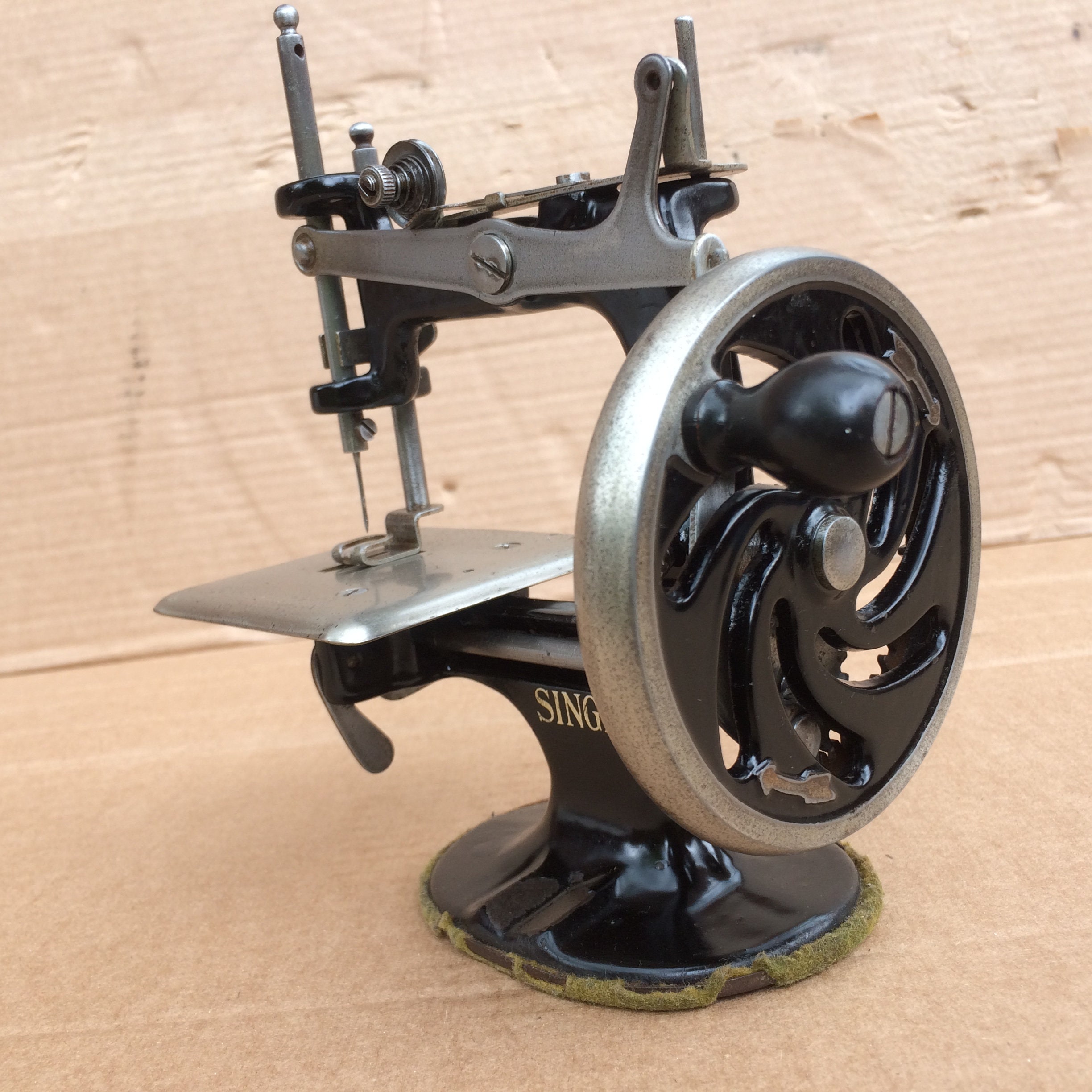 Antique Singer Model 20 Miniature/child Sewing Machine - Etsy