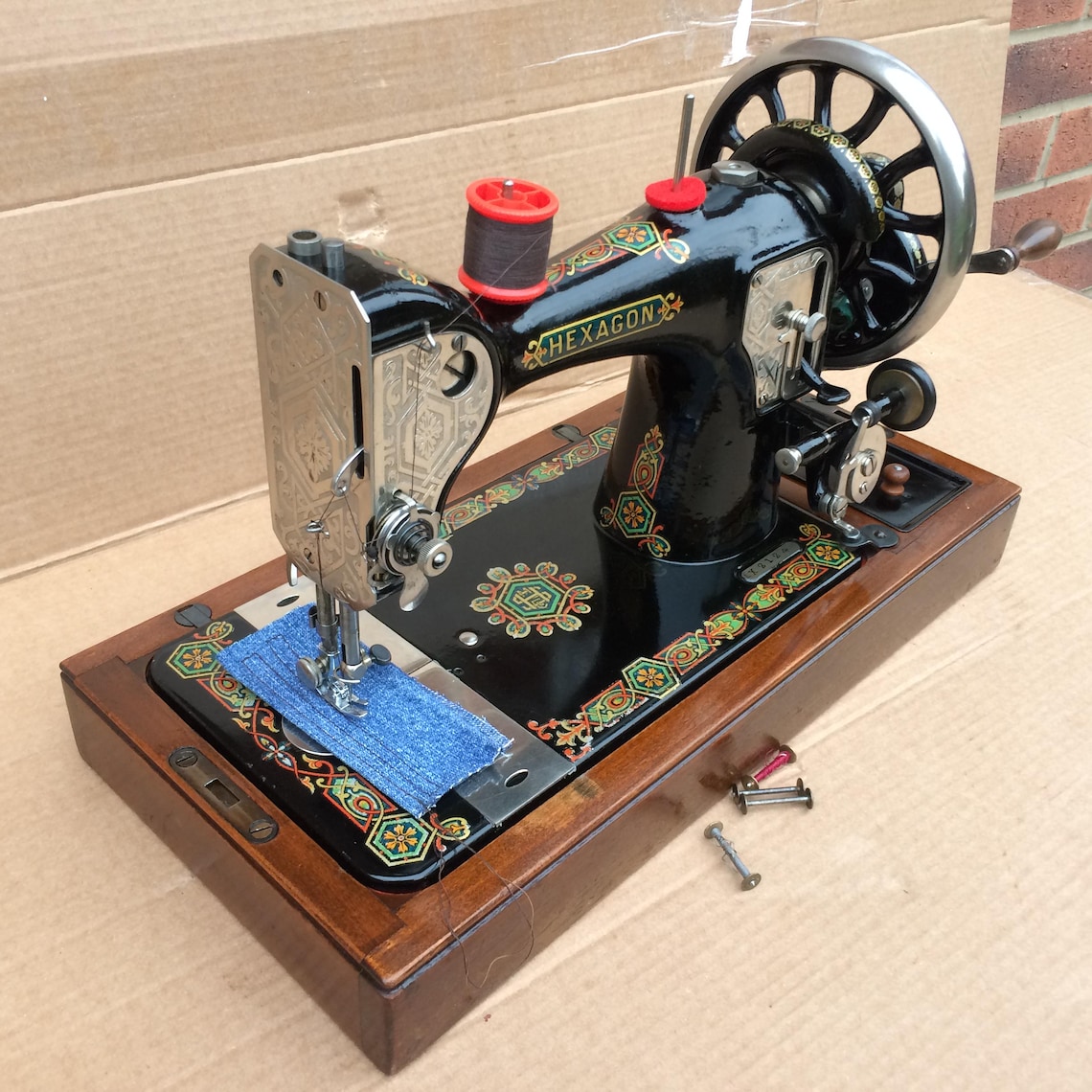 Hexagon Vintage Hand Crank Vibrating Shuttle Sewing Machine - Etsy