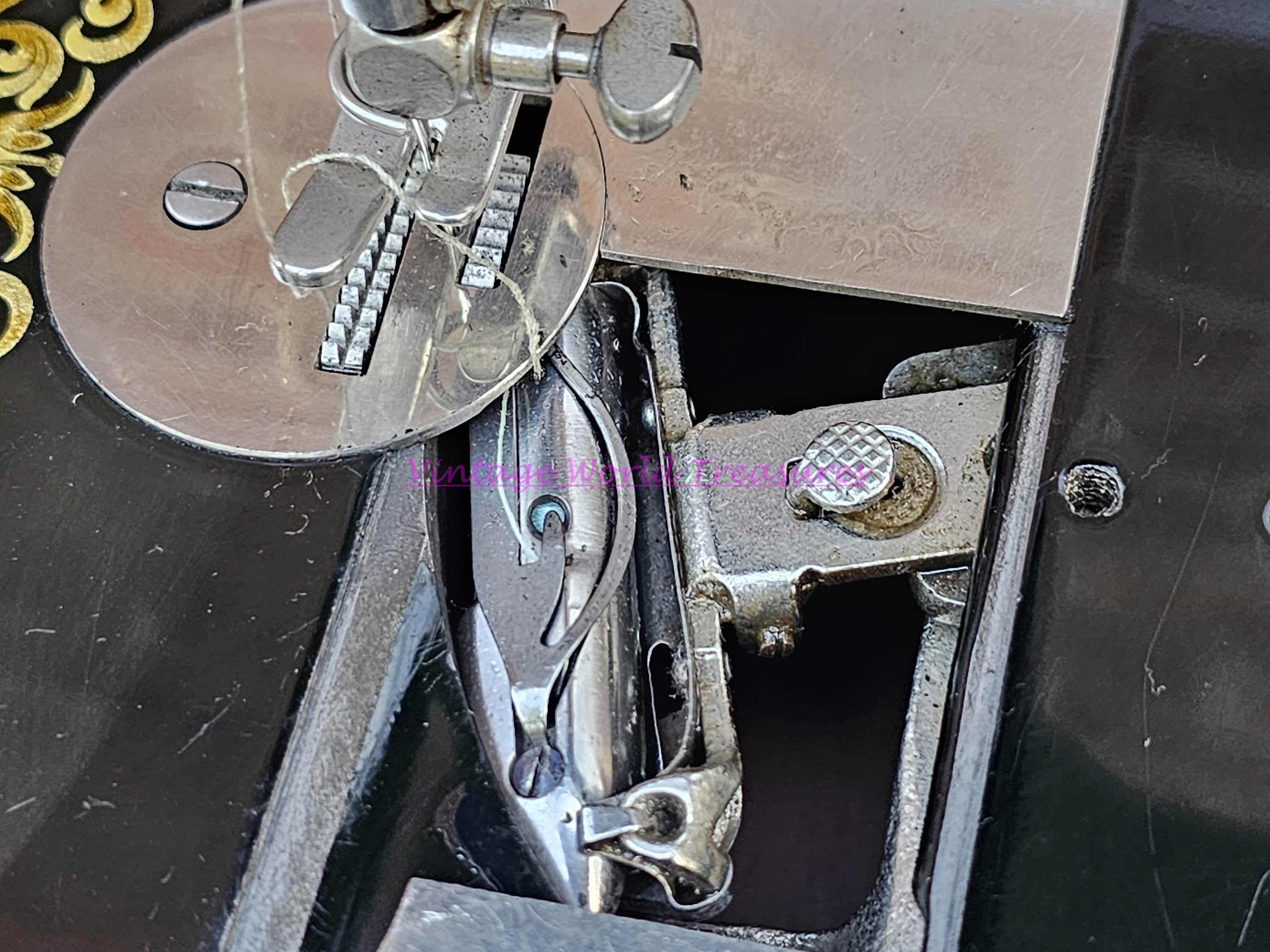 Singer 128, 128K Vintage Hand Crank Sewing Machine With Rococo Decals ...