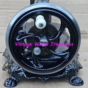 Junker & Ruh Lockstitch Antique Hand Crank Sewing Machine With Paw Feet ...