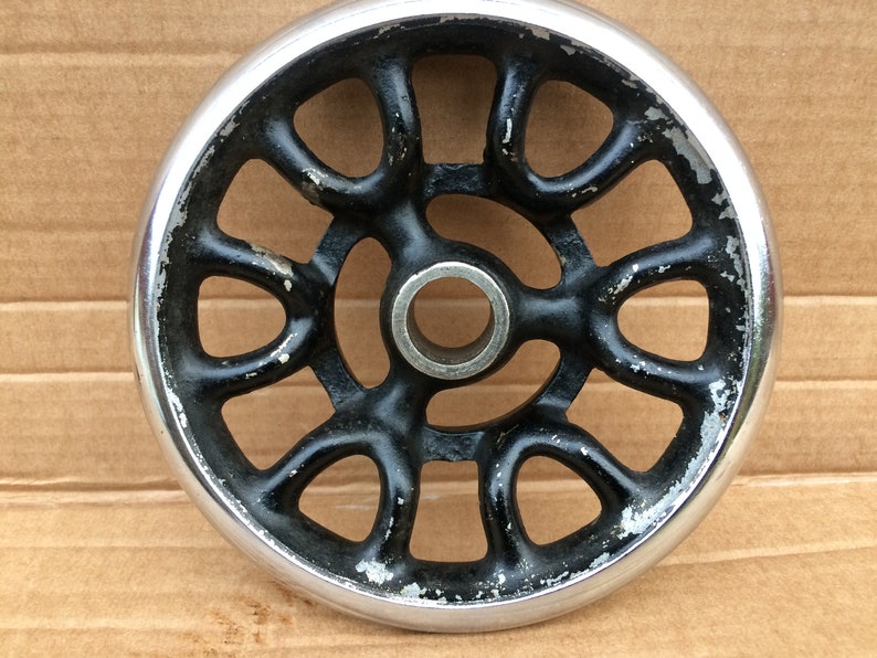 Uncommon Vintage Singer 27K Sewing Machine Balance Wheel With 12 Spokes ...