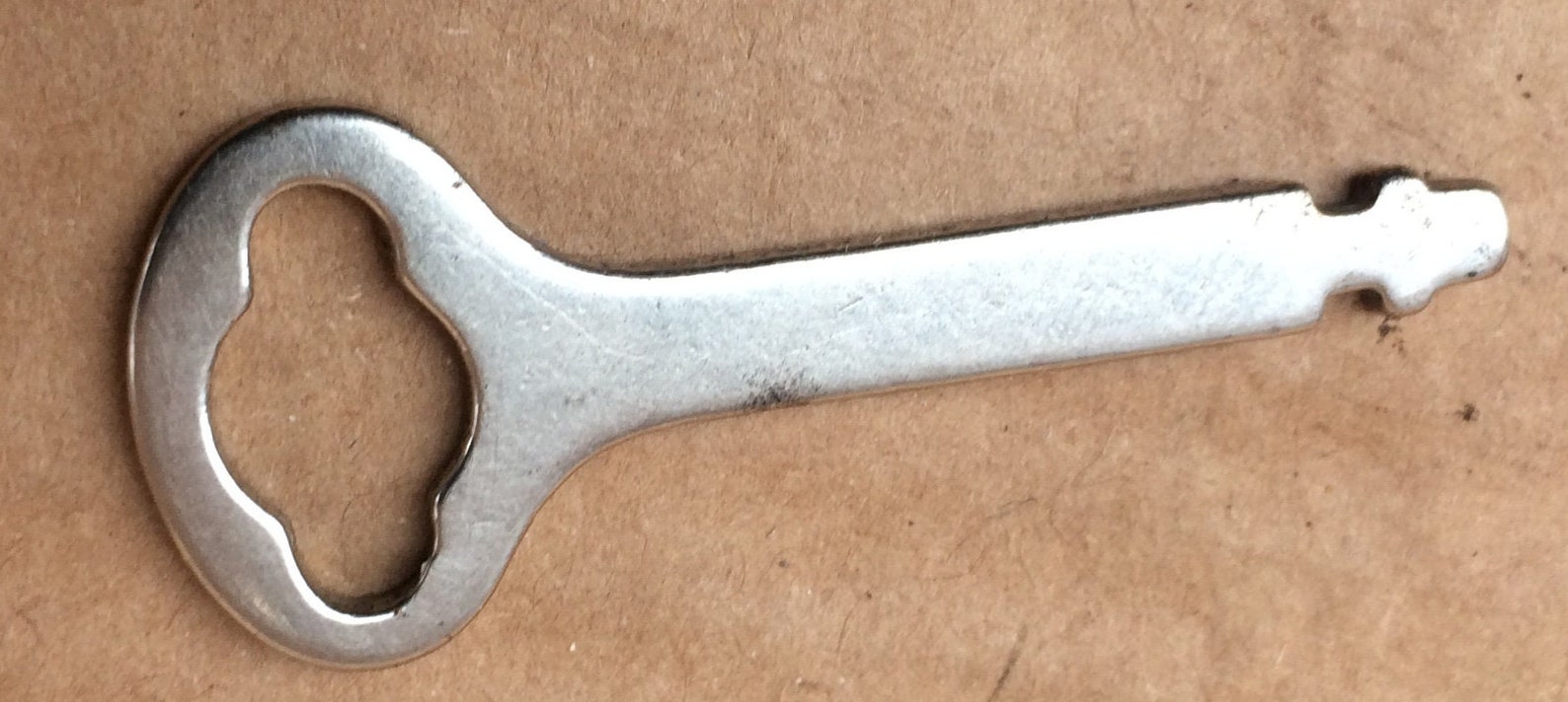 Vintage Singer Simanco 96507 Key for Sewing Machine Wooden Bentwood ...