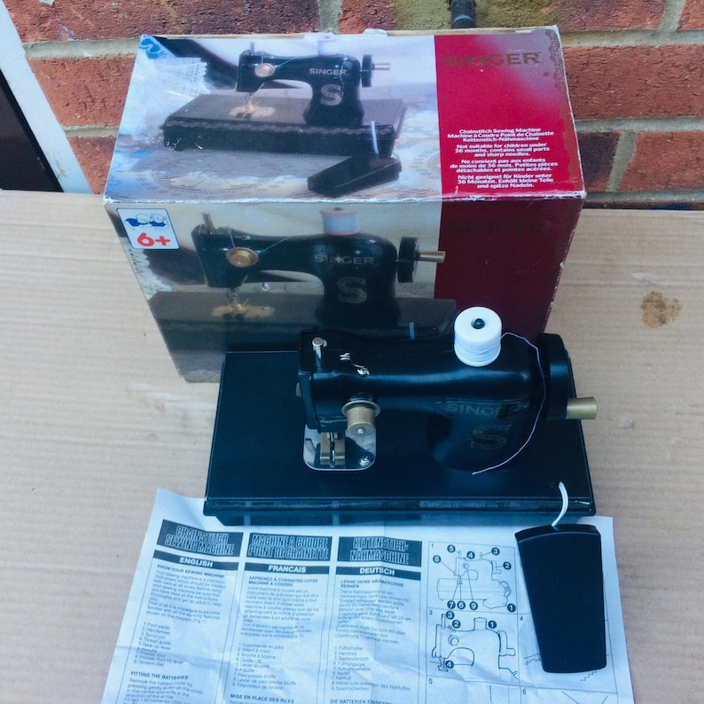 Vintage Singer Toy Sewing Machine: Retro Child's Collectible, Made in ...