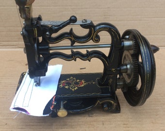 Antique Sewing Machine - Etsy