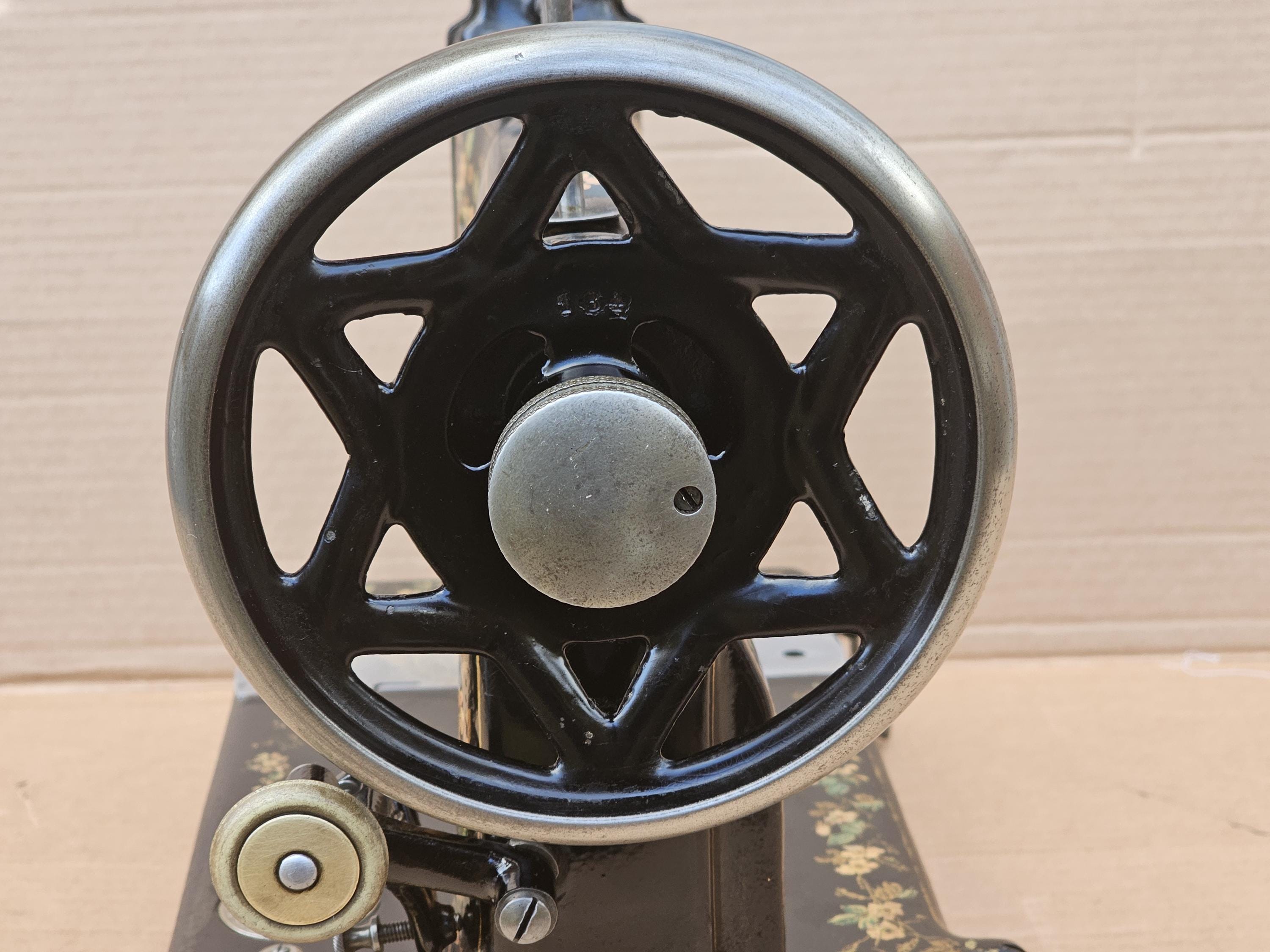 LA MODERNE Hurtu Veritable Antique Lockstich Sewing Machine Paris Head ...