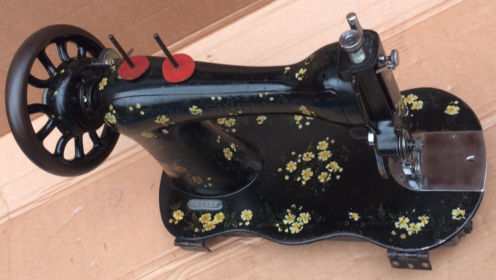 Singer Fiddle Base Improved Family Painted Daises Decals Sewing Machine ...