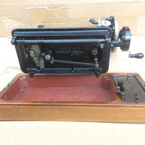 Singer 128, 128K Vintage Hand Crank Sewing Machine With Rococo Decals ...