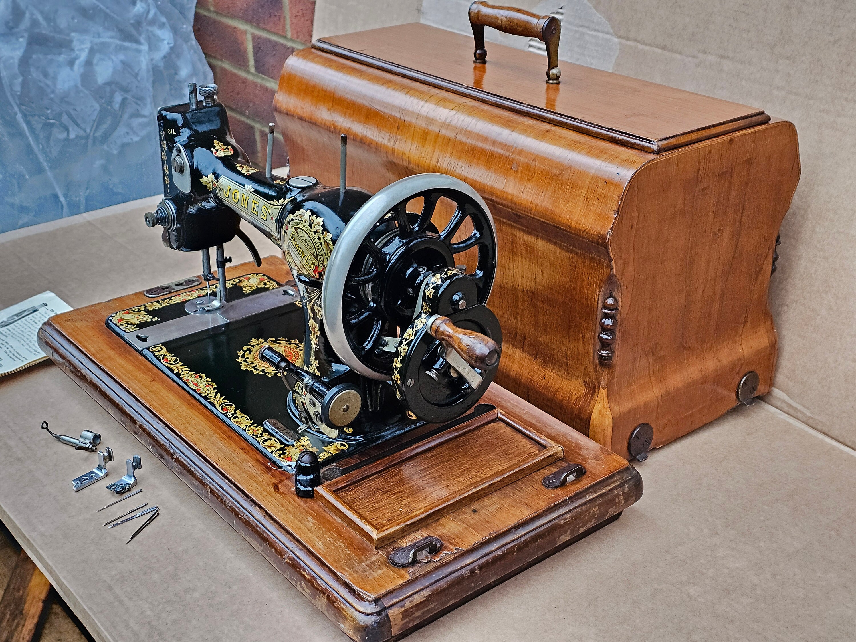 Jones C.S Family Hand Crank Vintage Sewing Machine With Instruction ...