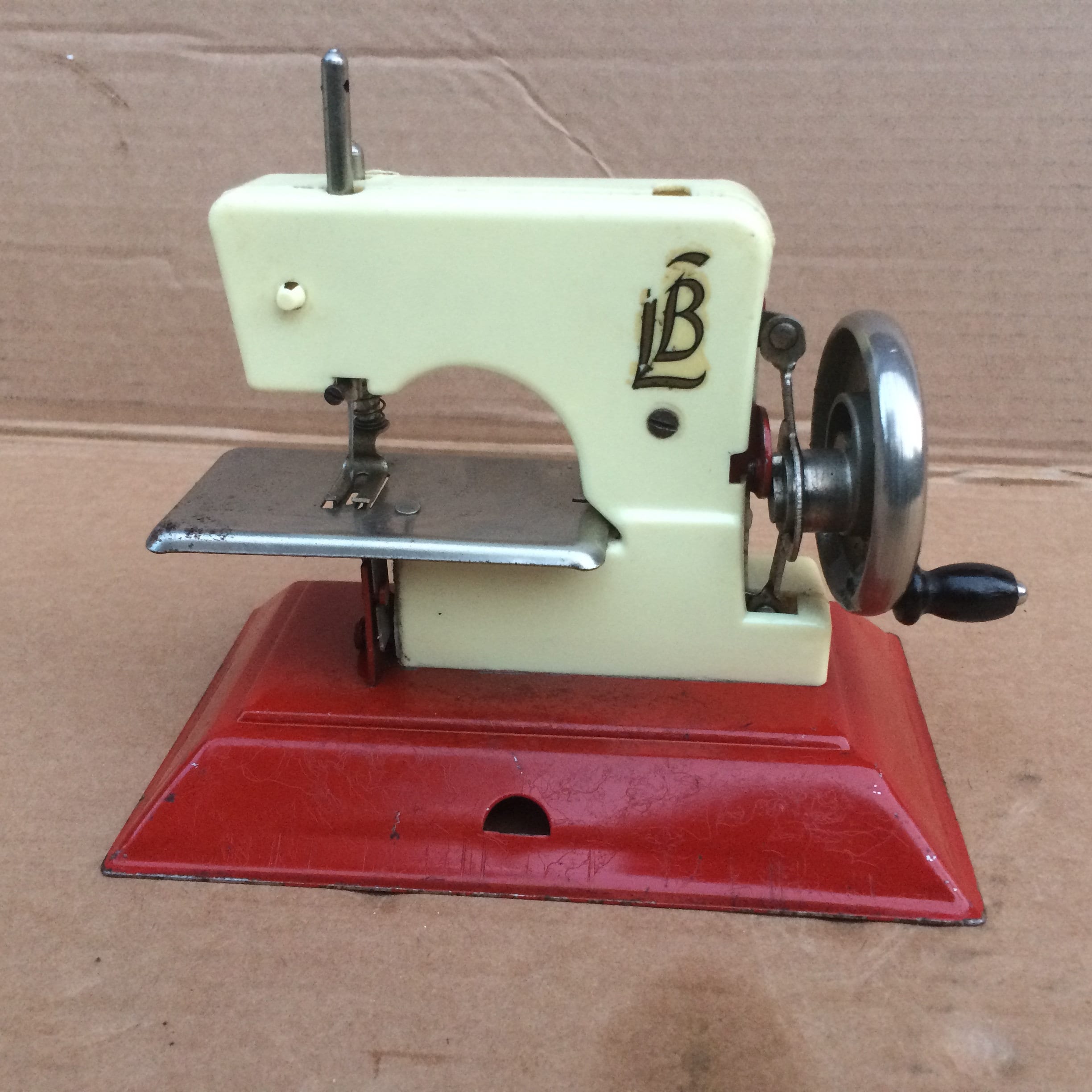 Vintage Little Betty Toy, Child's Hand Crank Chain Stitch Sewing ...
