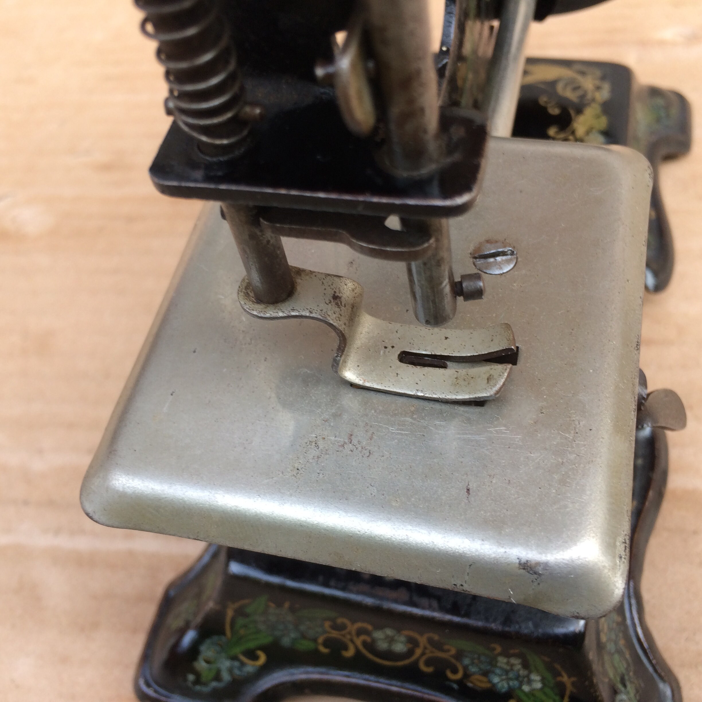 Vintage Muller No. 14 Miniature Toy Sewing Machine - German Collectable ...