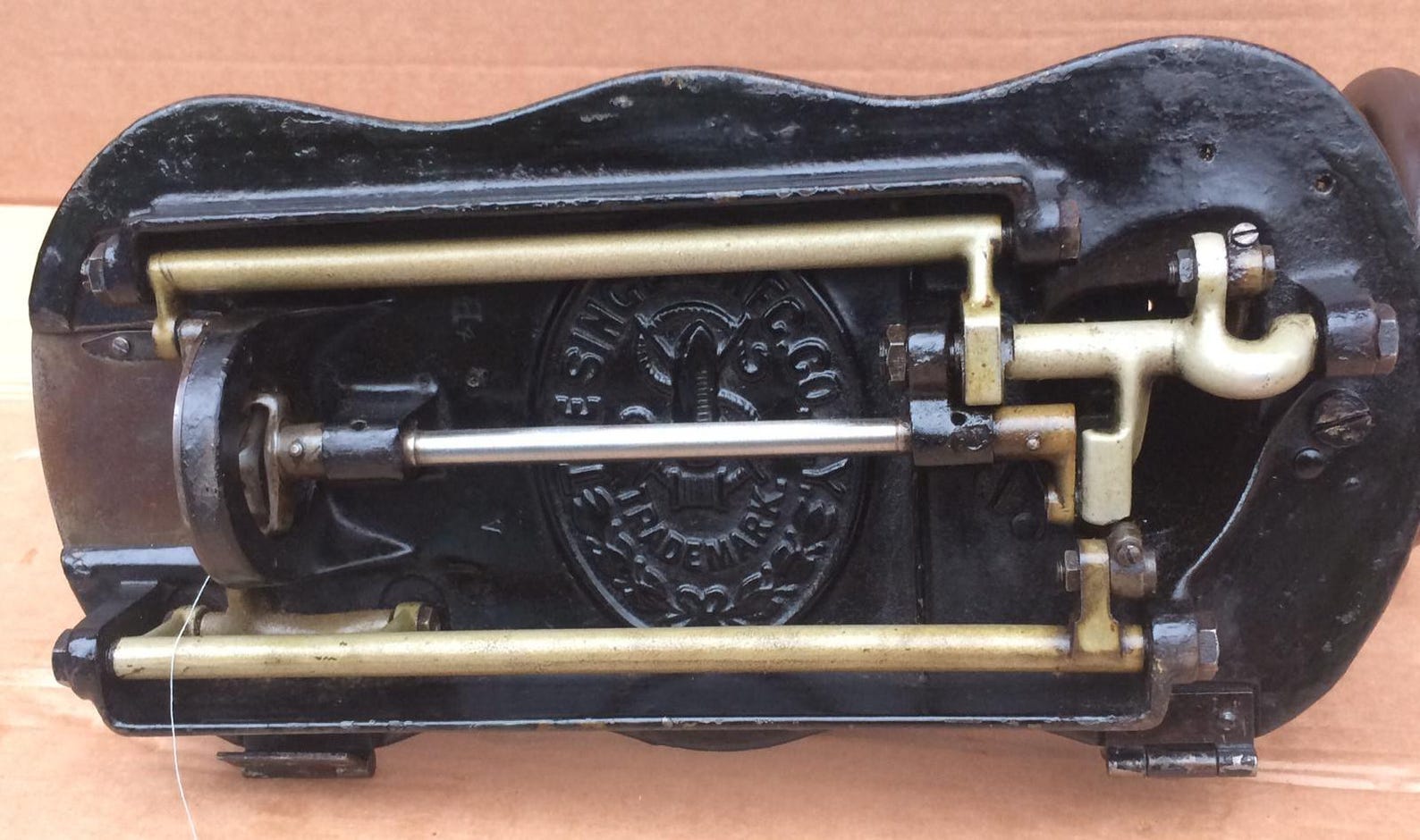 Singer Fiddle Base Improved Family Painted Daises Decals Sewing Machine ...