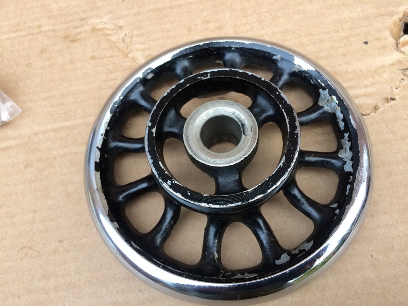 Uncommon Vintage Singer 27K Sewing Machine Balance Wheel With 12 Spokes ...