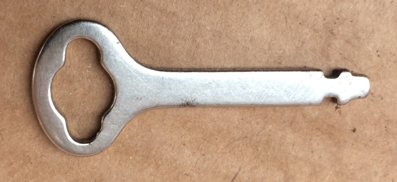 Vintage Singer Simanco 96507 Key for Sewing Machine Wooden Bentwood ...