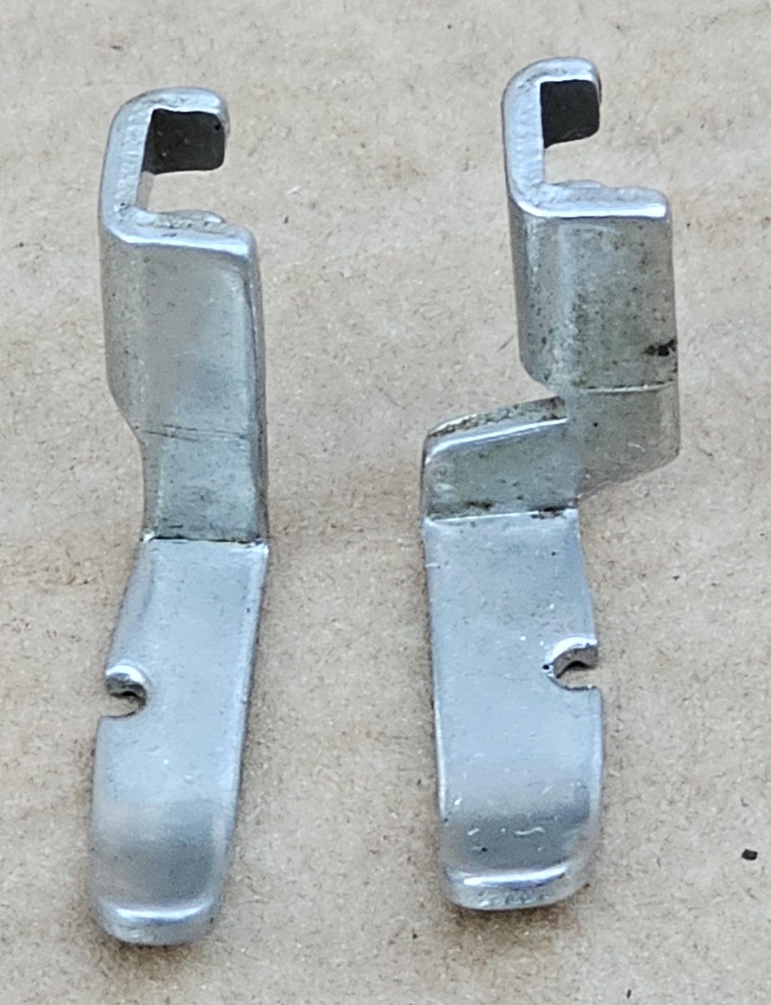 Singer Sewing Machine Low Shank Right and Left Toe Cording Feet Simanco ...