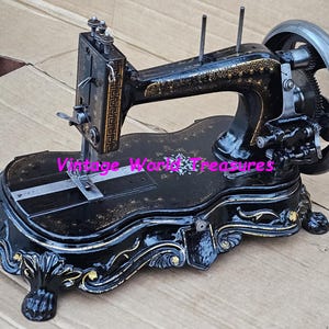 Junker & Ruh Lockstitch Antique Hand Crank Sewing Machine With Paw Feet ...