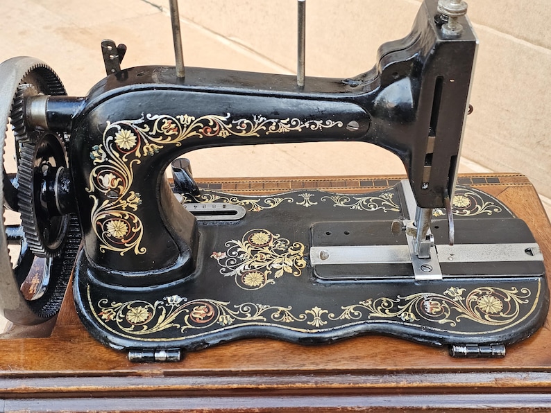 Antique Fiddle Base Hand Crank Sewing Machine - Etsy