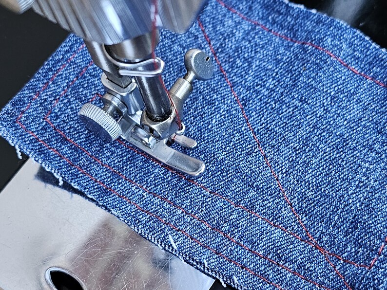 Singer 201K Electric Sewing Machine With Accessories and Instruction ...