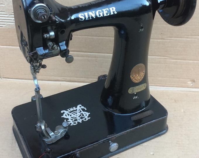 Singer 91K5 Post Extra Small Post Bed Glove Stitching Vintage Sewing ...