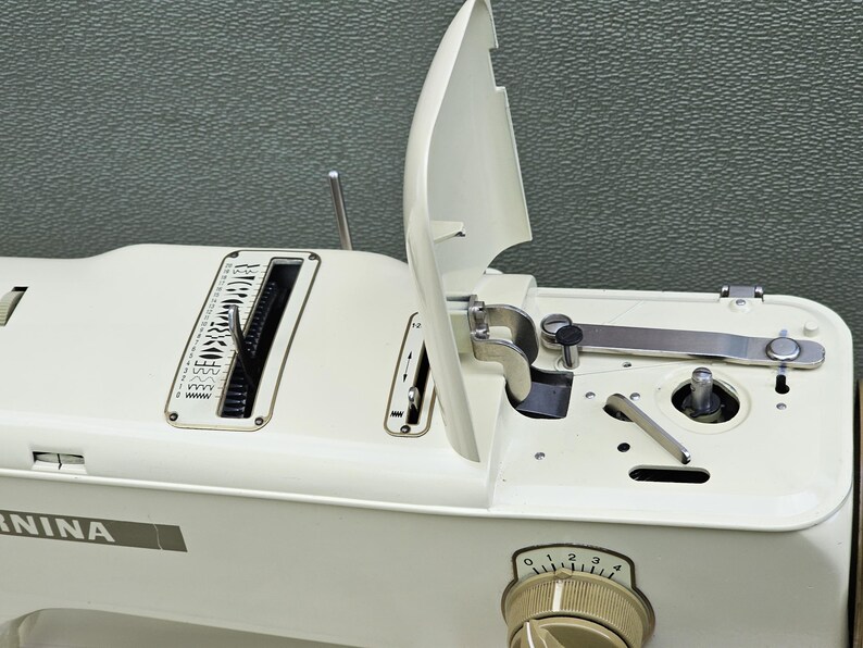 Bernina 730 Record Zig Zag Electric Free-arm Sewing Machine With ...