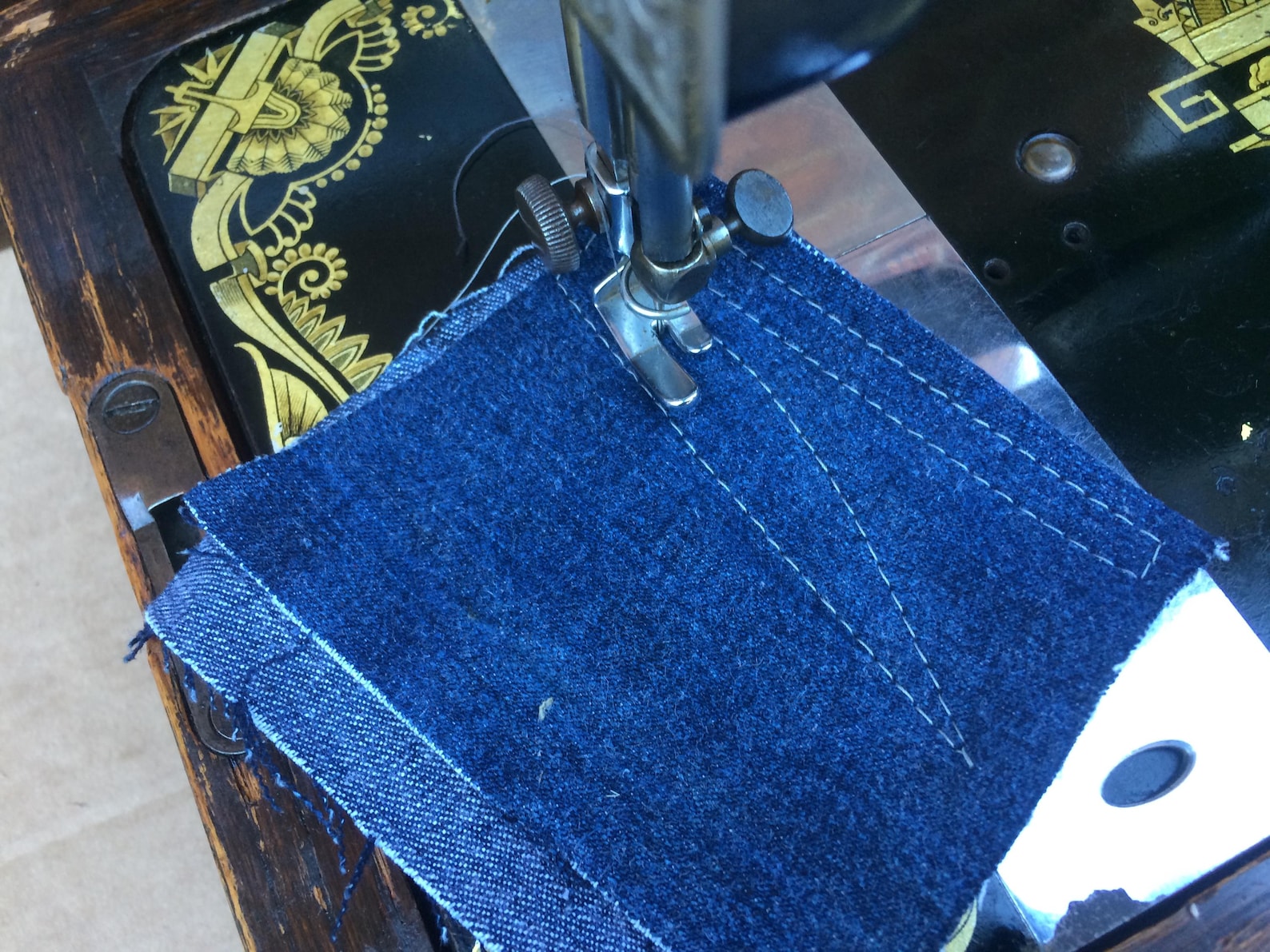 Singer 127K Electric Sewing Machine With Sphinx Decals - Etsy