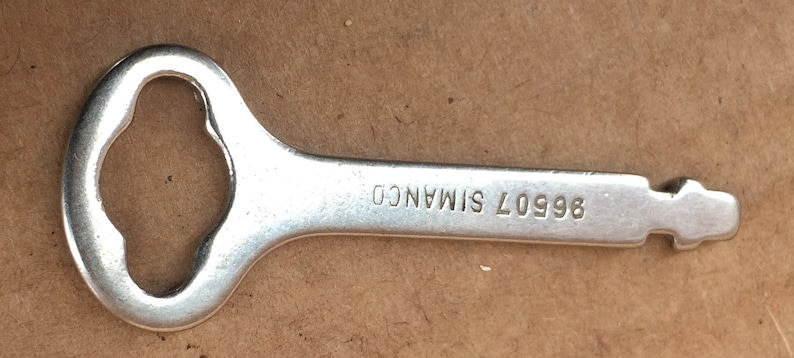Vintage Singer Simanco 96507 Key for Sewing Machine Wooden Bentwood ...