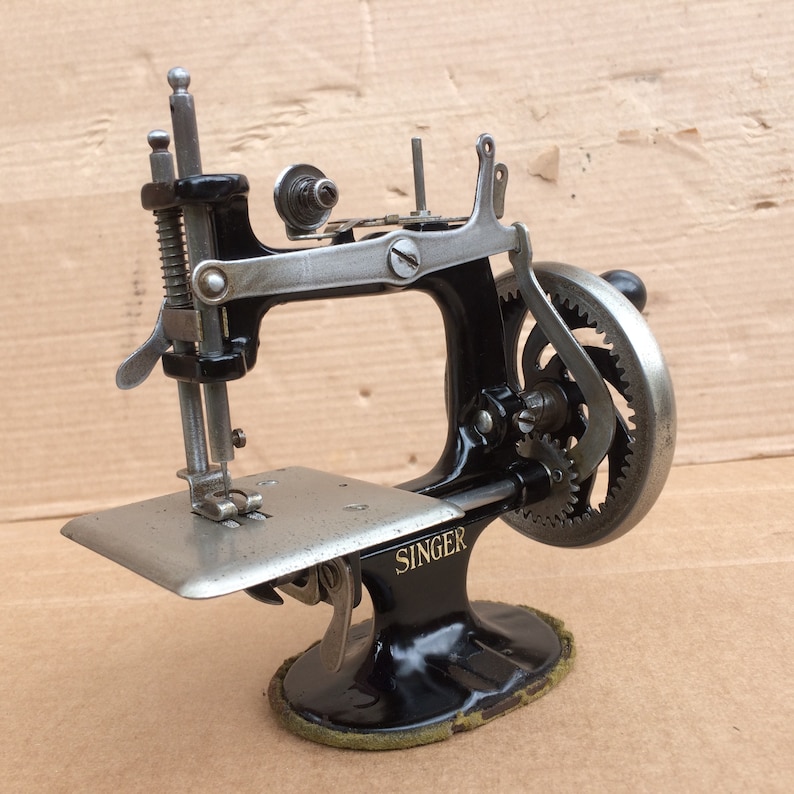 Antique Singer Model 20 Miniature/child Sewing Machine - Etsy