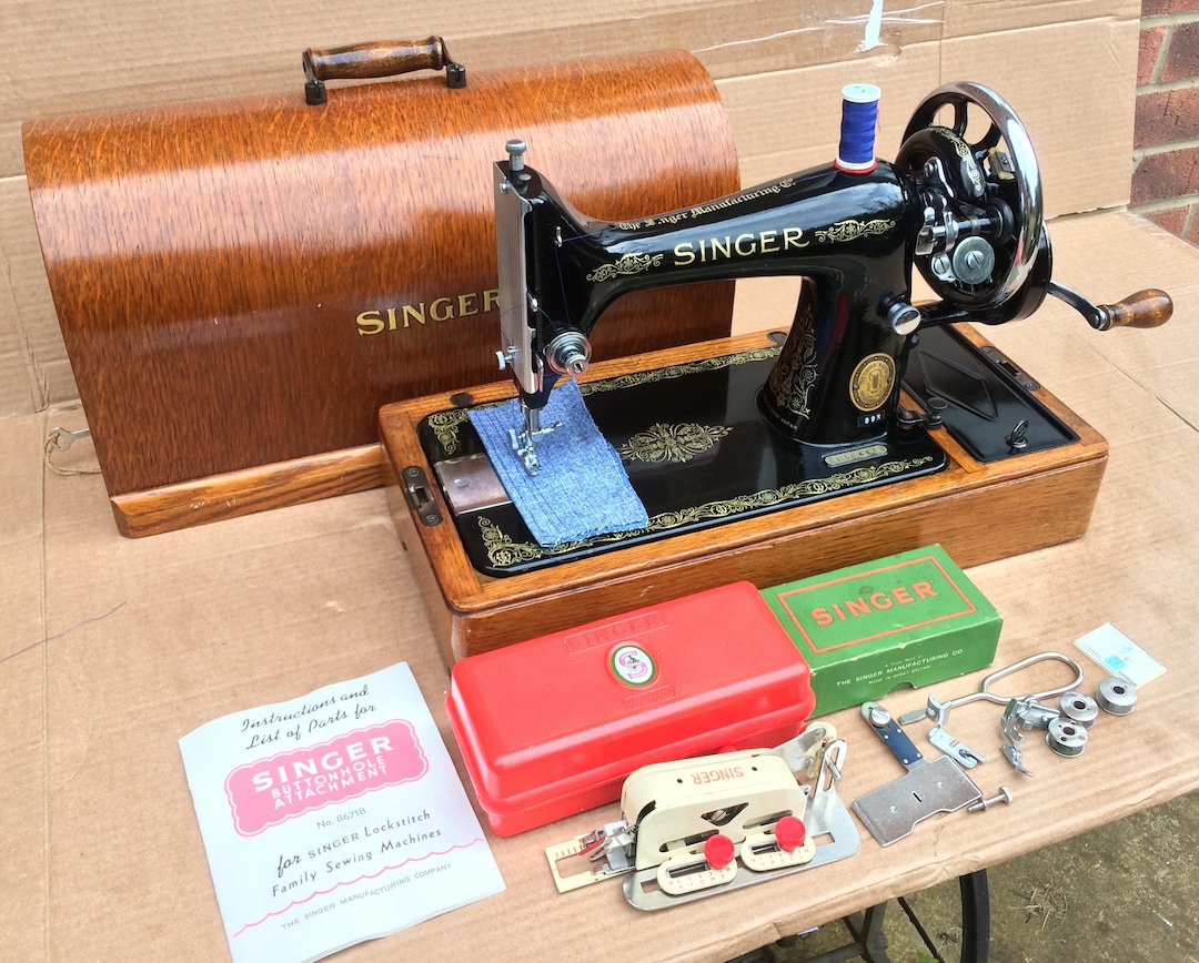 Singer 99, 99K Vintage Hand Crank Sewing Machine With Buttonhole ...