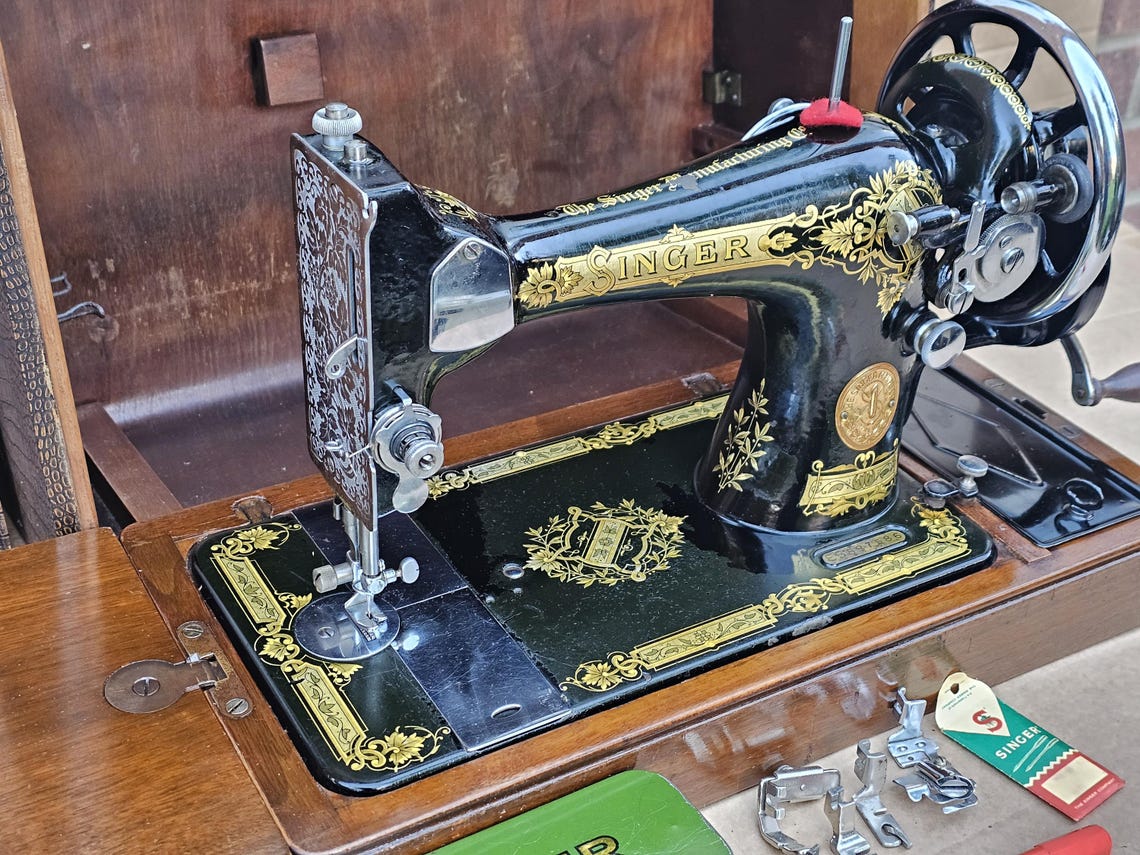 Vintage Singer 28, 28K Hand Crank Sewing Machine With Croc Case and ...
