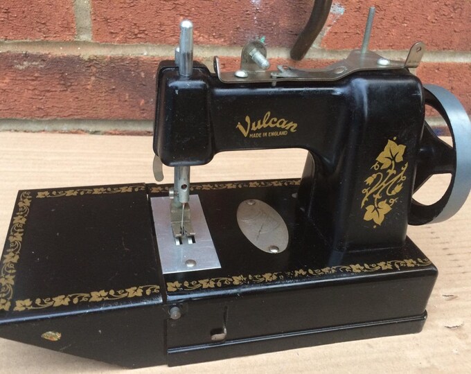 Vulcan Toy, Miniature Child's Chain Stitch Hand Crank Sewing Machine - Etsy