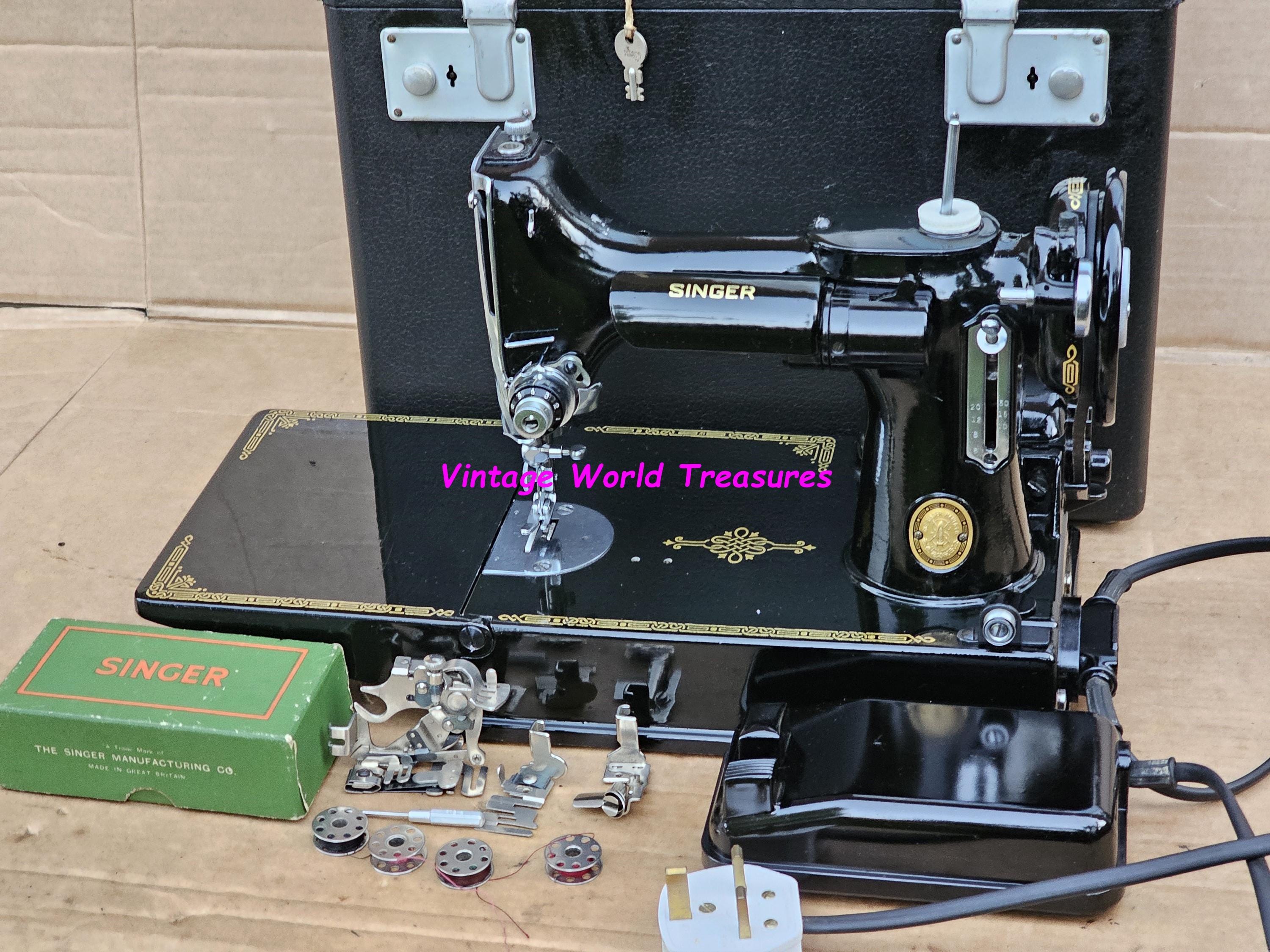 221K Singer Featherweight Sewing Machine With Accessories - Etsy